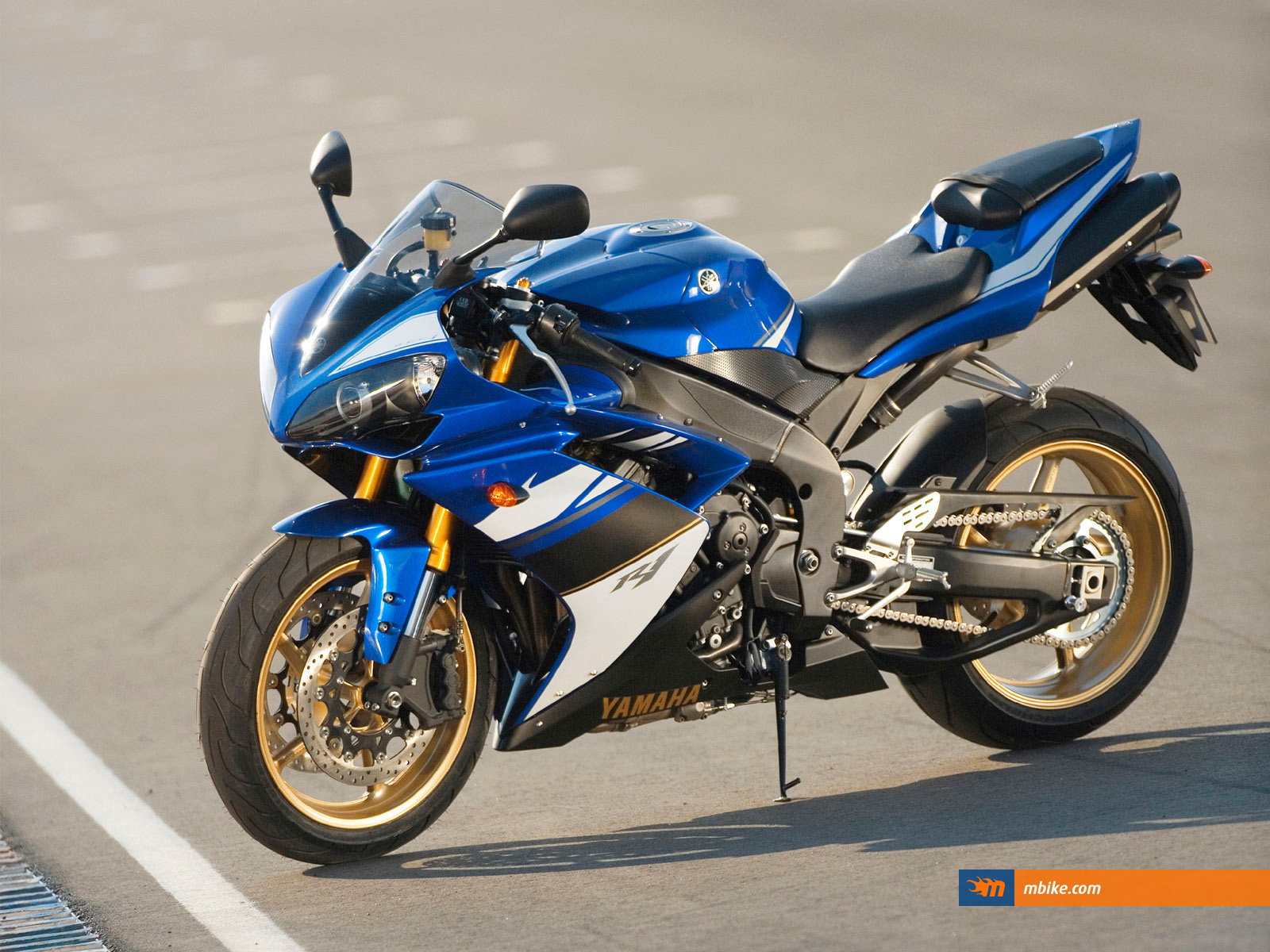 2008 Yamaha YZF R1 Wallpaper Mbike
