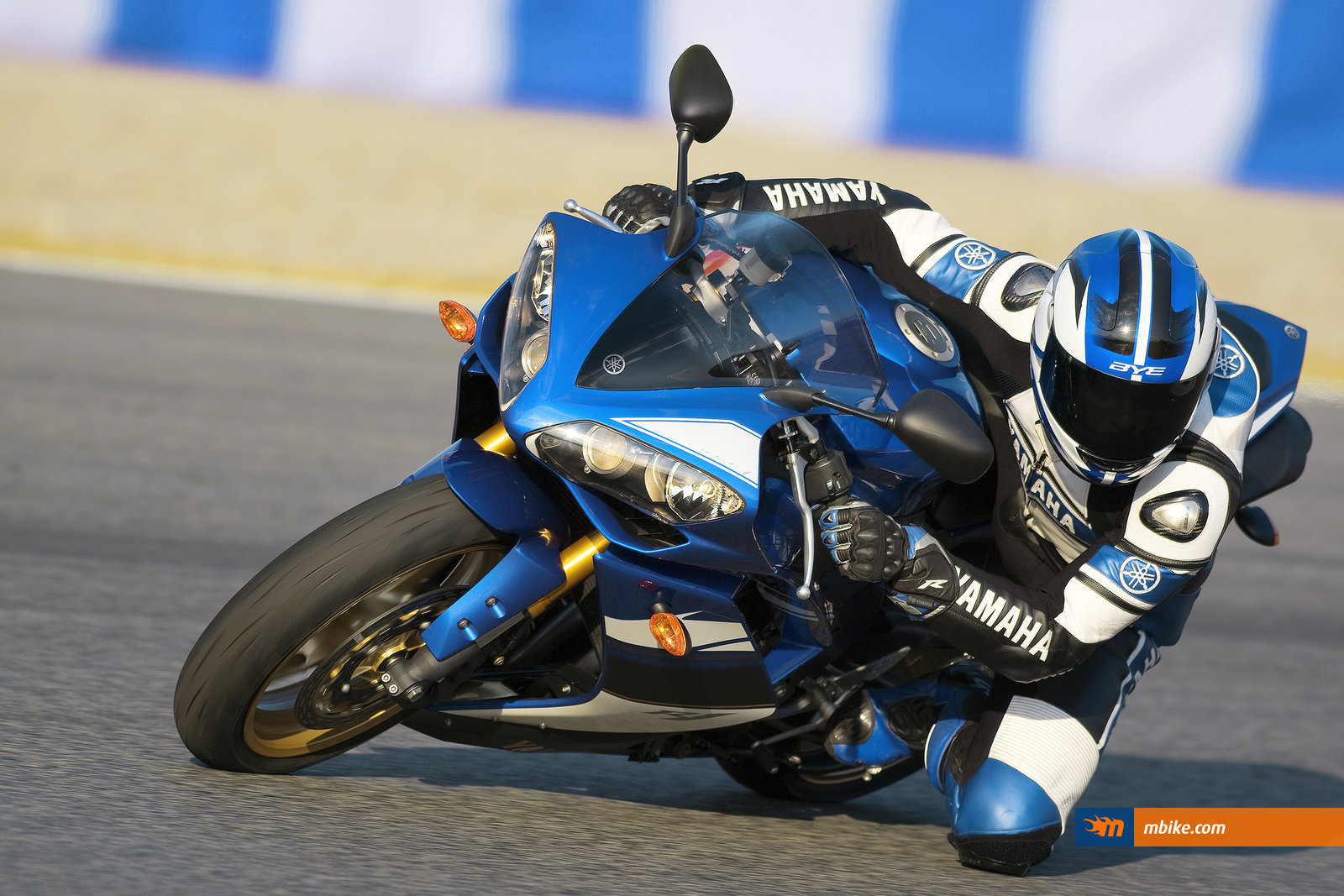 2008 Yamaha YZF R1 Wallpaper Mbike
